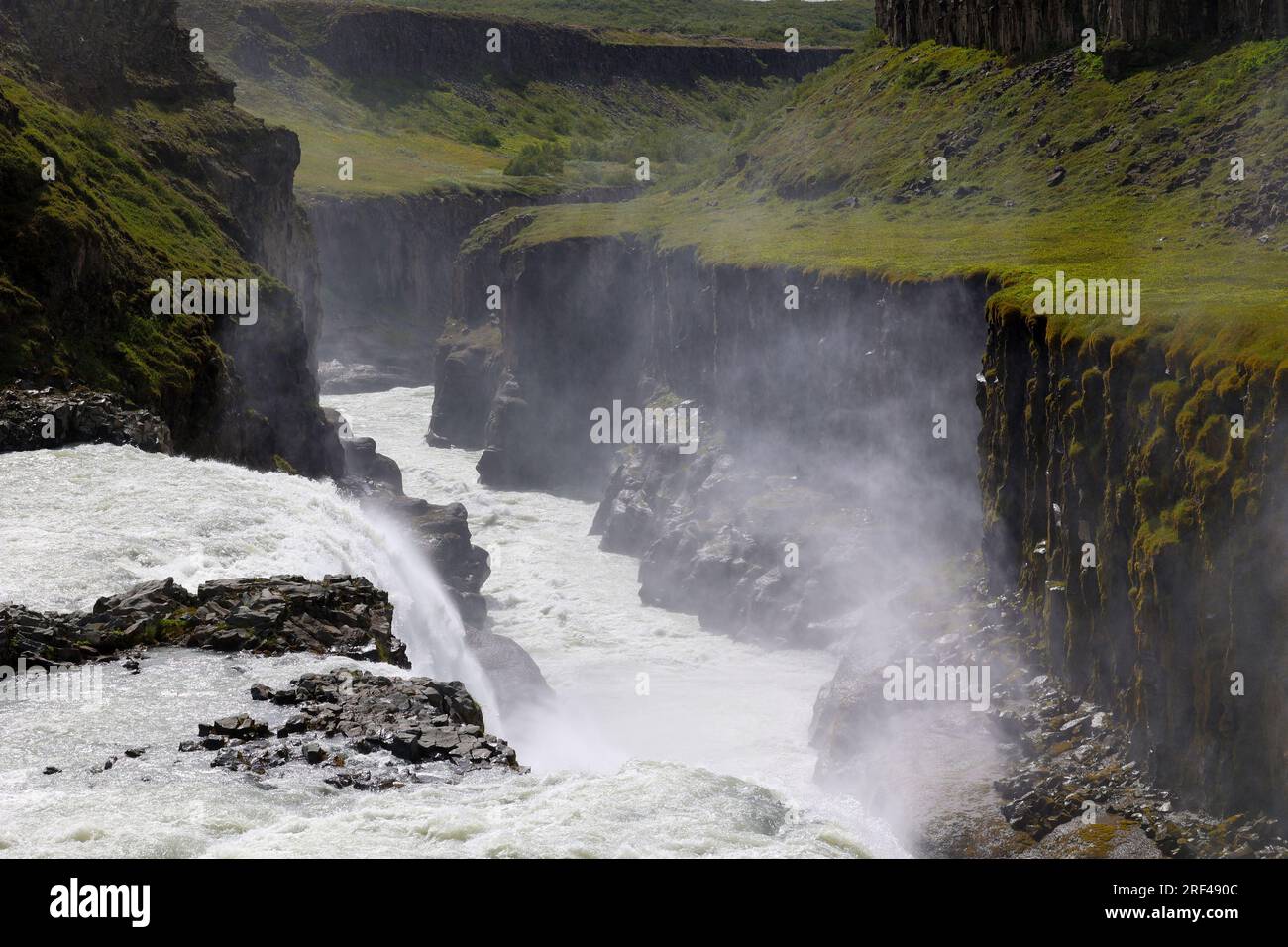 La cascade de Gullfoss est l'un des sites les plus beaux et les plus ...