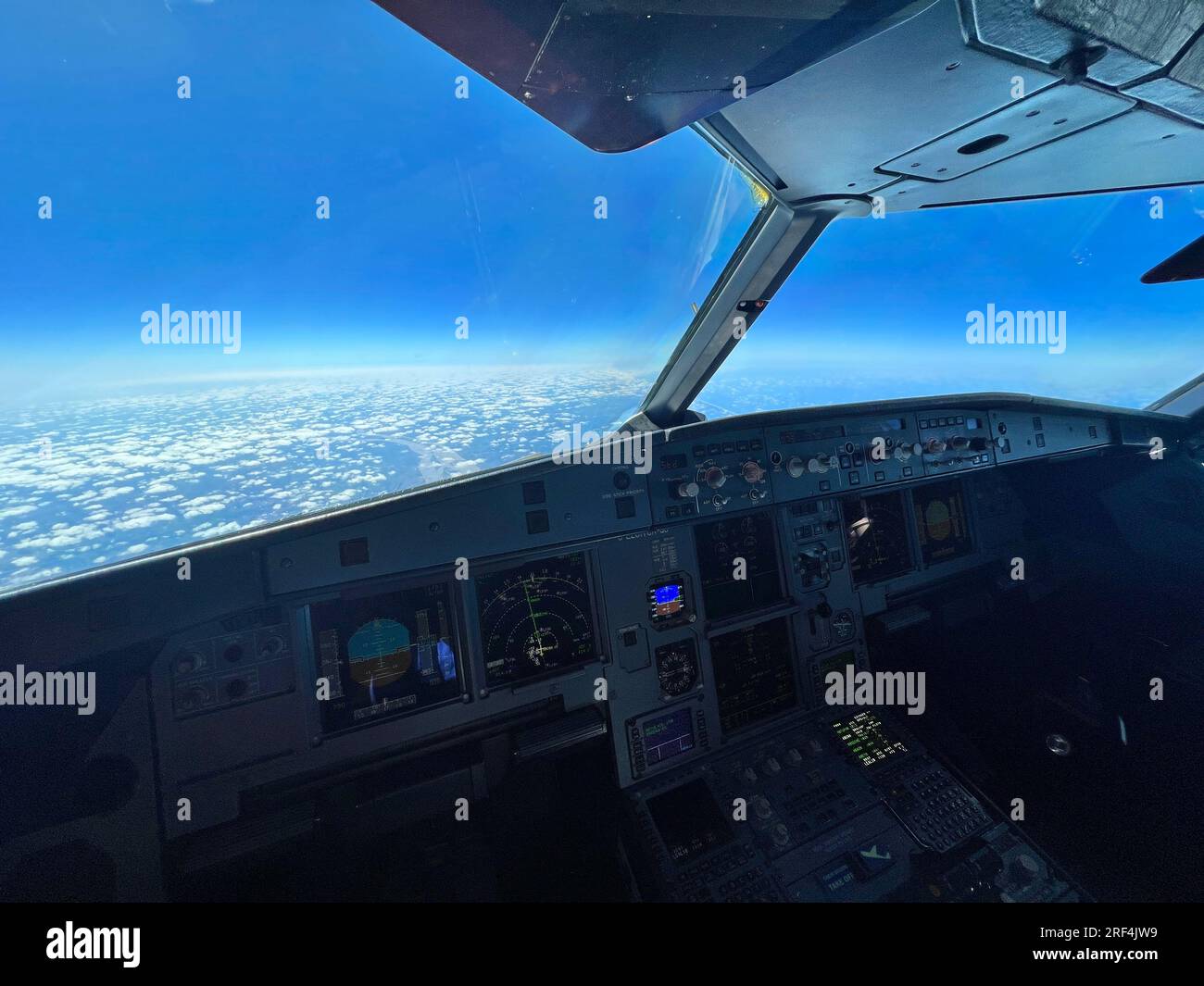 Airbus a320 cockpit screen Banque de photographies et d’images à haute ...
