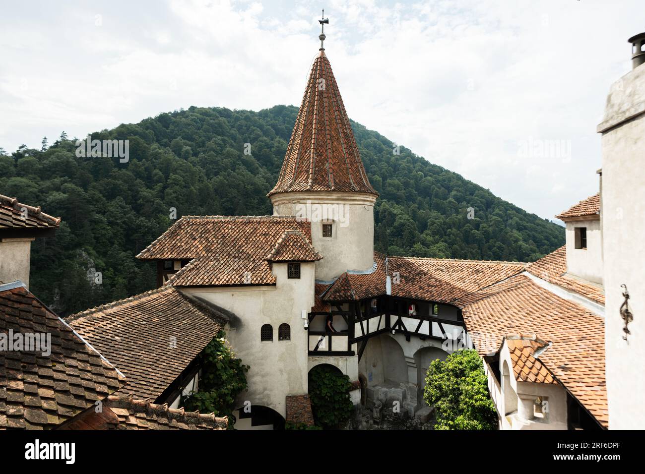 Le château de Bran en Roumanie. Château médiéval de Dracula dans les ...
