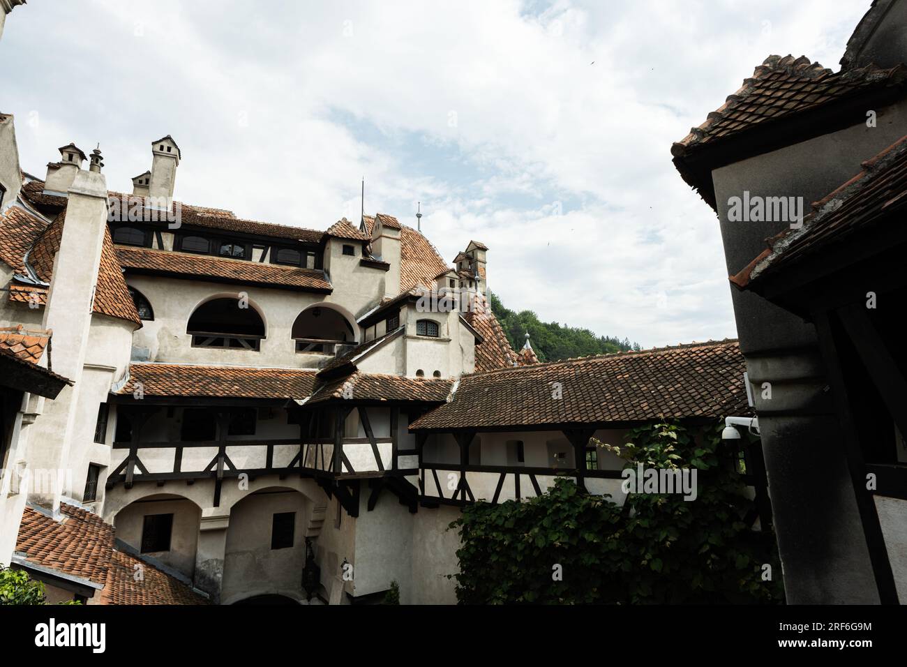 Le château de Bran en Roumanie. Château médiéval de Dracula dans les ...