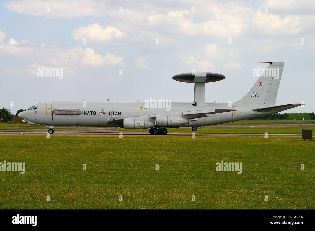 Nato awacs airborne warning control Banque de photographies et d’images ...