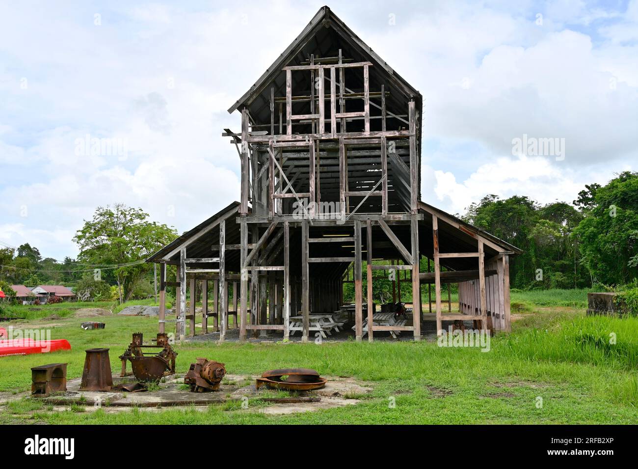 Hangar de séchage sur Peperpot, une des plus anciennes plantations du ...