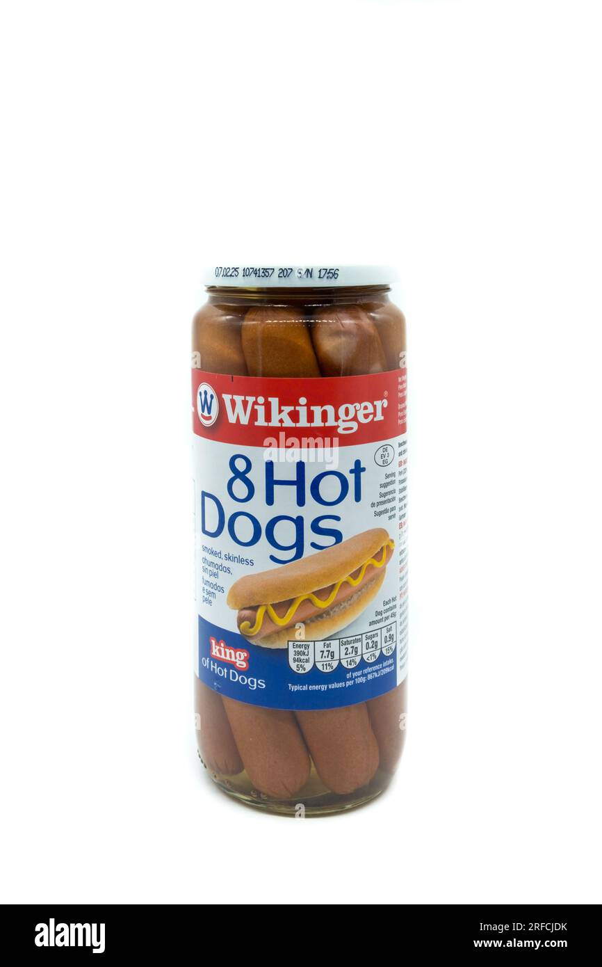 Irvine, Écosse, Royaume-Uni-06 mai 2023 : hot-dogs de marque Wikinger ...