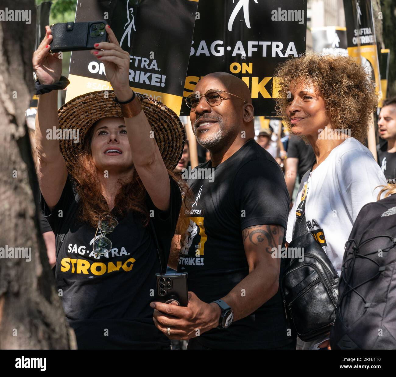 Deborah Messing, Ezra Knight et Michelle Hurd se sont joints à la ligne ...