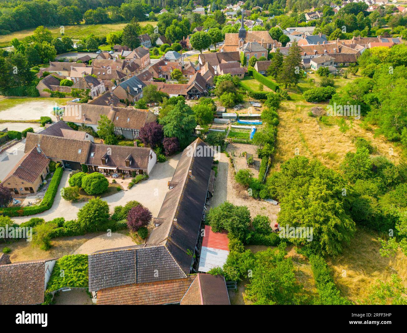 Souvigny village Banque de photographies et d’images à haute résolution ...