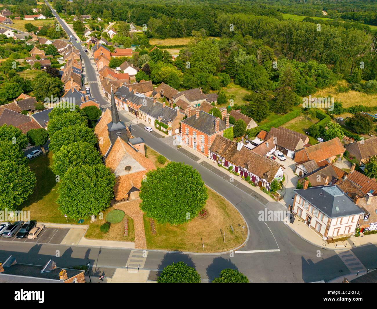 Souvigny village Banque de photographies et d’images à haute résolution ...