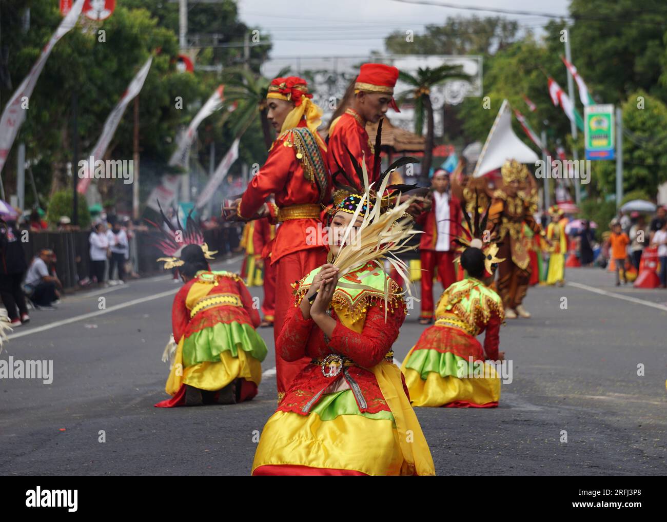 Salai jin danse de Maluku du Nord au carnaval BEN. Cette danse décrit ...