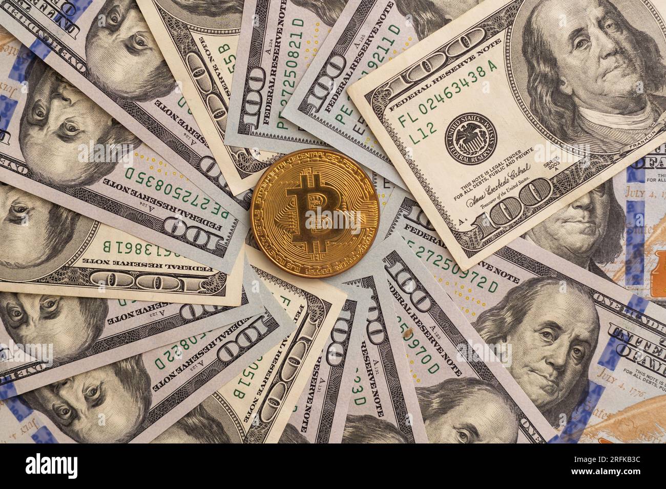 Dollar AMÉRICAIN et monnaie numérique Bitcoin coin mis ensemble ... Dollar AMÉRICAIN et monnaie numérique Bitcoin coin mis ensemble ...