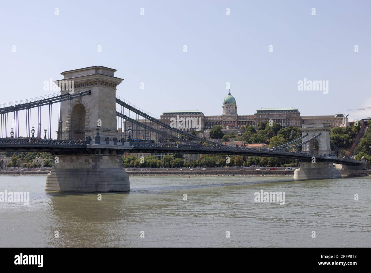 Budapest. 4 août 2023. Le pont des chaînes Szechenyi est vu à Budapest ...