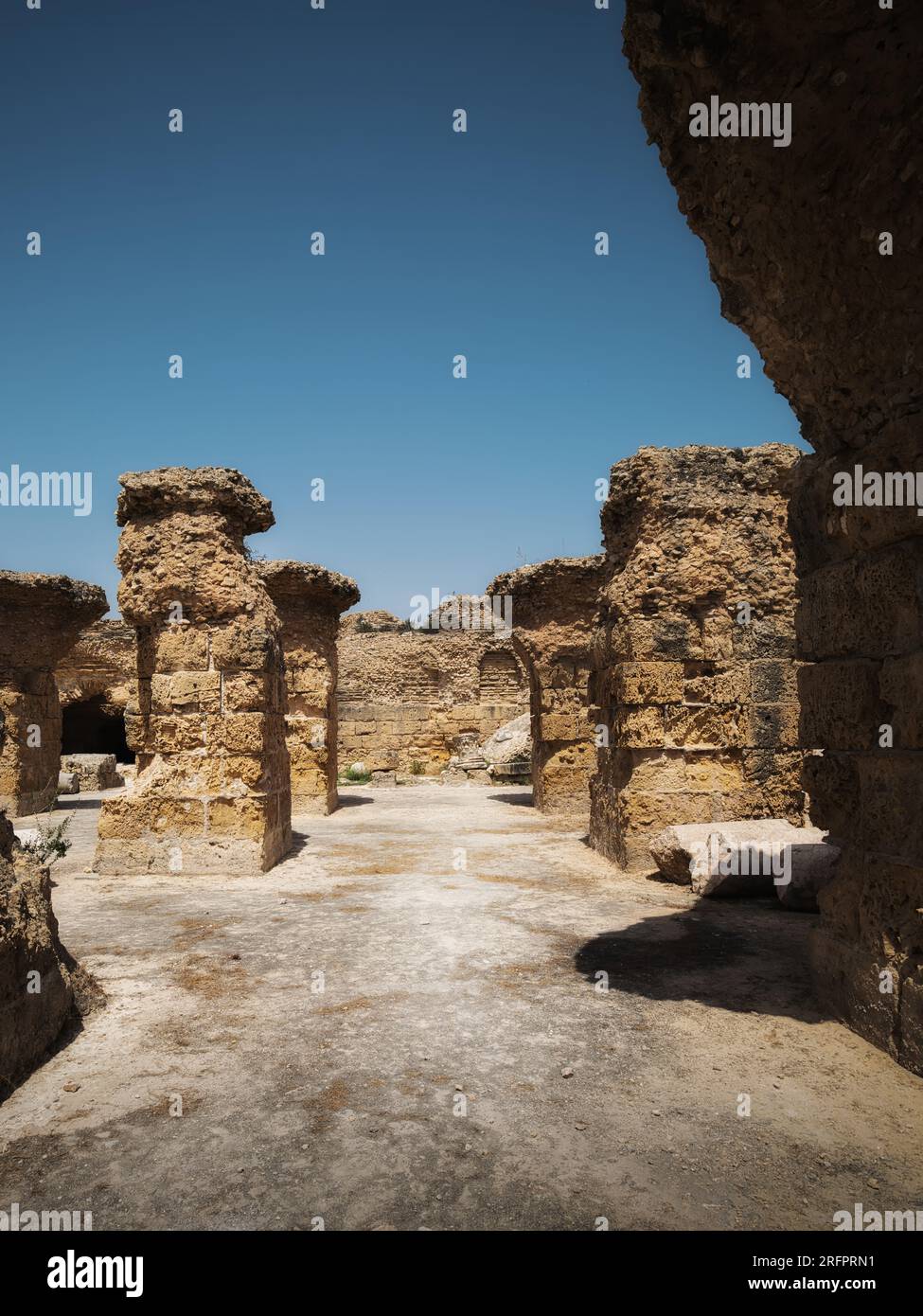 Carthage ancient roman wall ruin Banque de photographies et d’images à ...