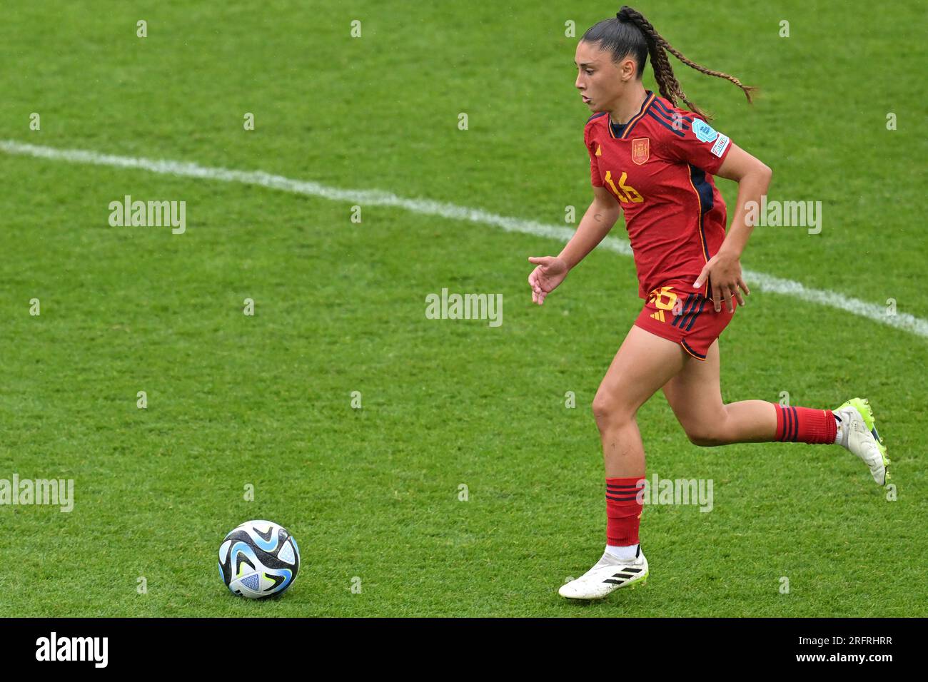 Olaya Enrique (16 ans) d'Espagne photographiée lors d'un match de ...