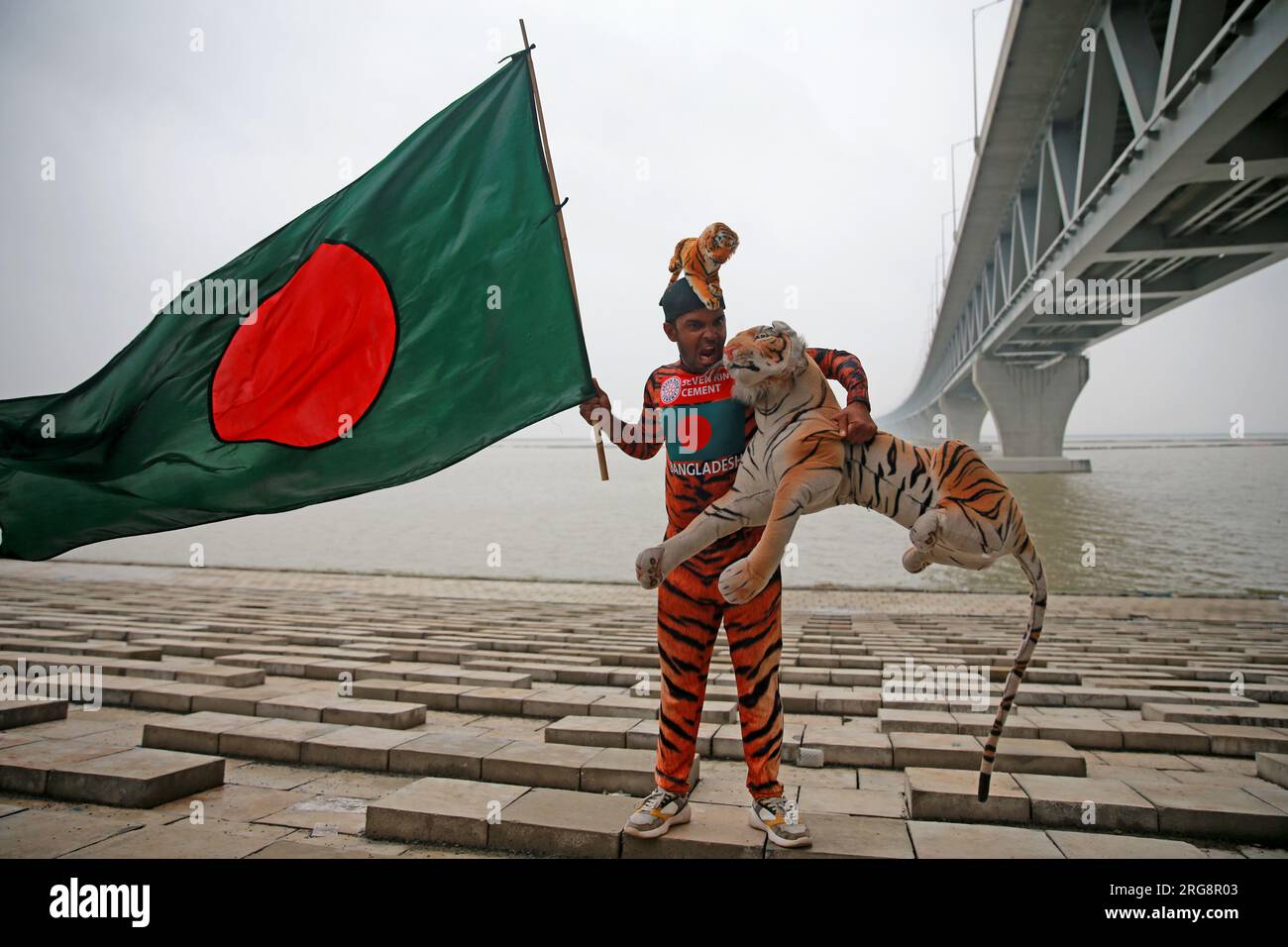 Shoaib Ali Bukhari, un fan acharné du cricket du Bangladesh qui se ...