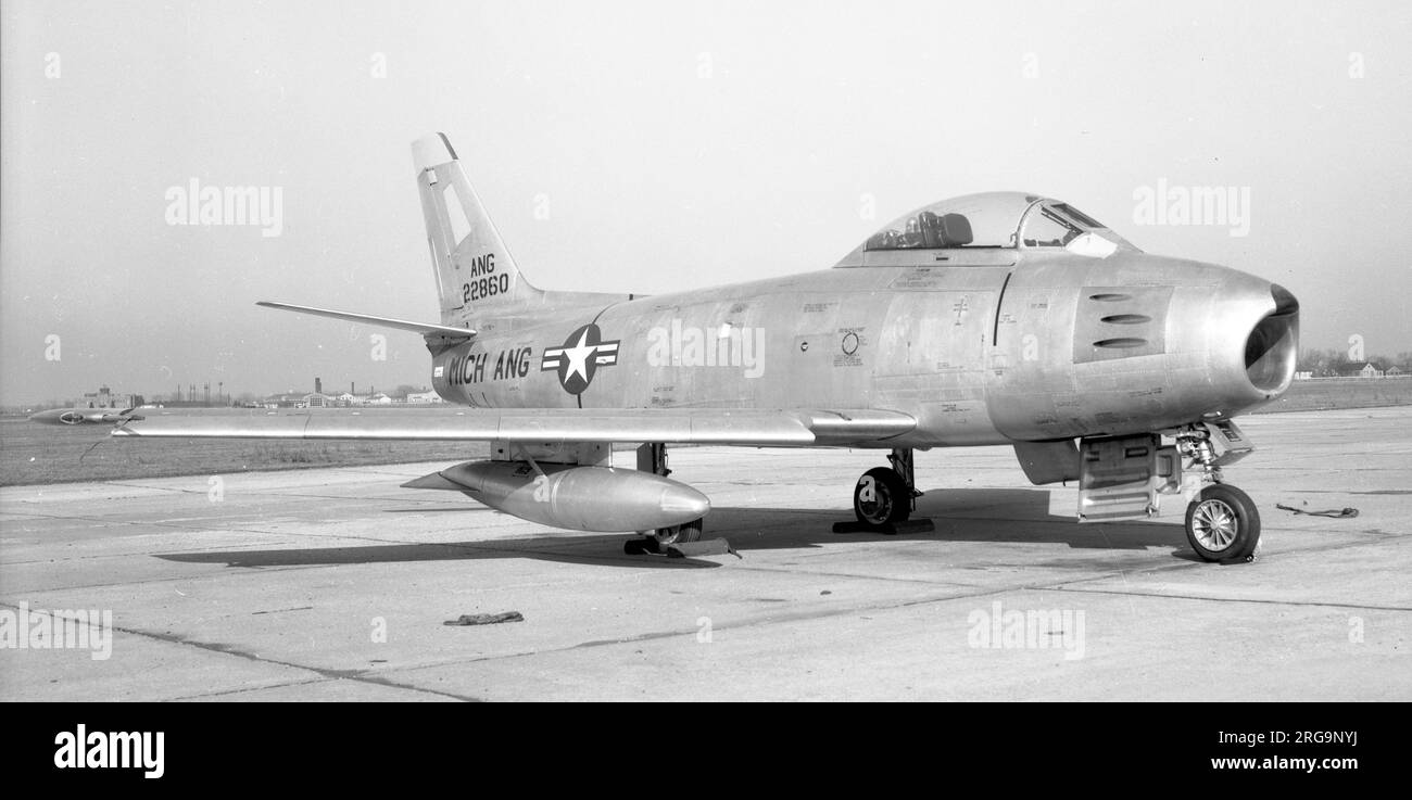 Air National Guard - Canadair F-86E-6-CAN Sabre 52-2860 de la Michigan ...