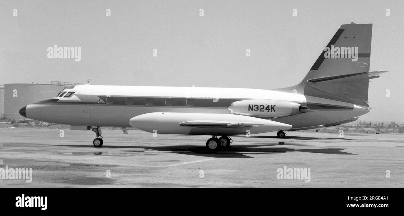 Jetstar 8 Banque d'images noir et blanc - Alamy