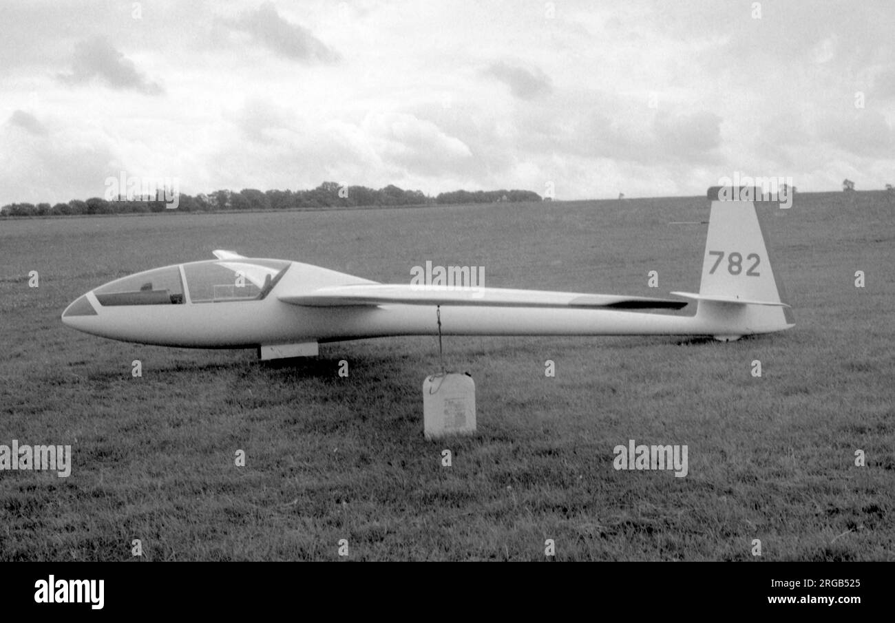 Cirrus de schempp hirth Banque d'images noir et blanc - Alamy