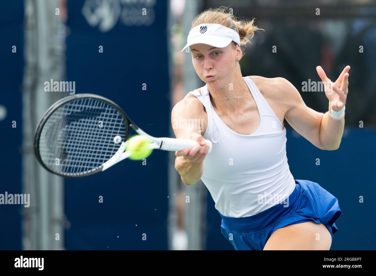 08 août 2023 : Liudmila Samsonova revient au match de premier tour de l ...
