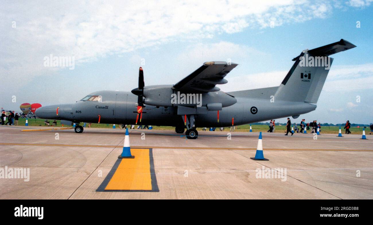 Forces armées canadiennes - de Havilland Canada CT-142 142805 (msn 103 ...
