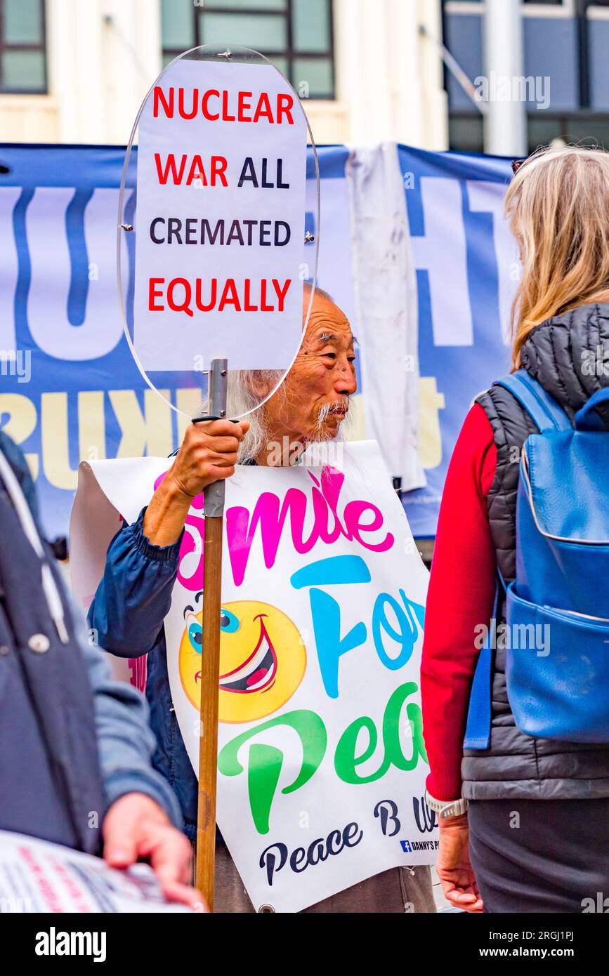 Panneau sandwich manifestant danny lim Banque de photographies et d ...