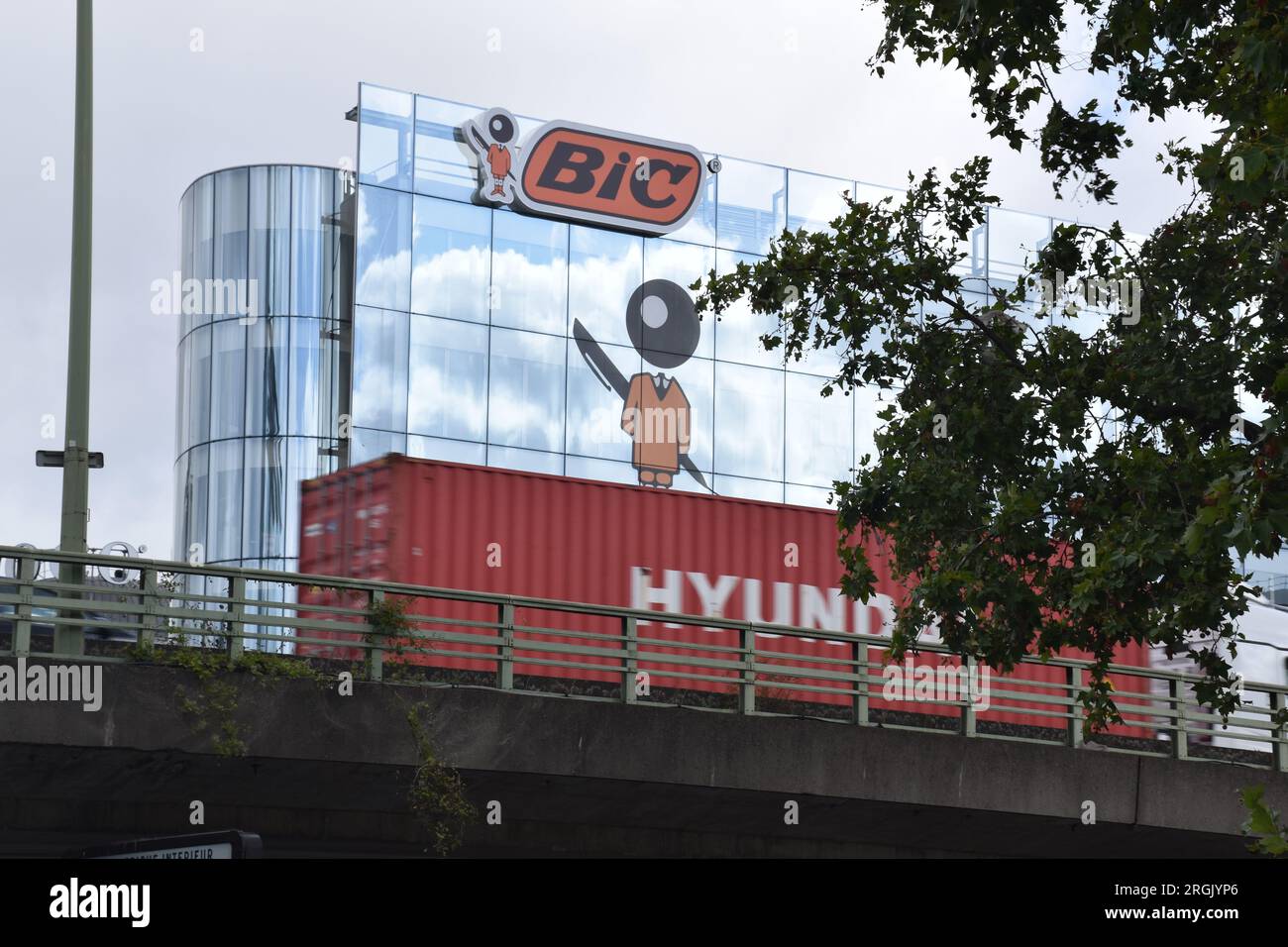 Le nouveau siège mondial de BIC, construit sur mesure, aux côtés du ...