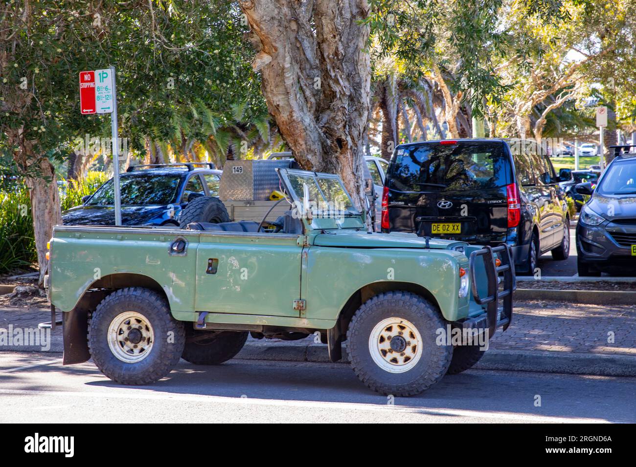 Land rover defender 1972 Banque de photographies et d’images à haute ...