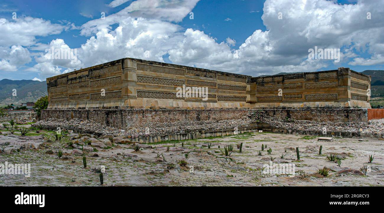 Mitla archaeological site Banque de photographies et d’images à haute ...