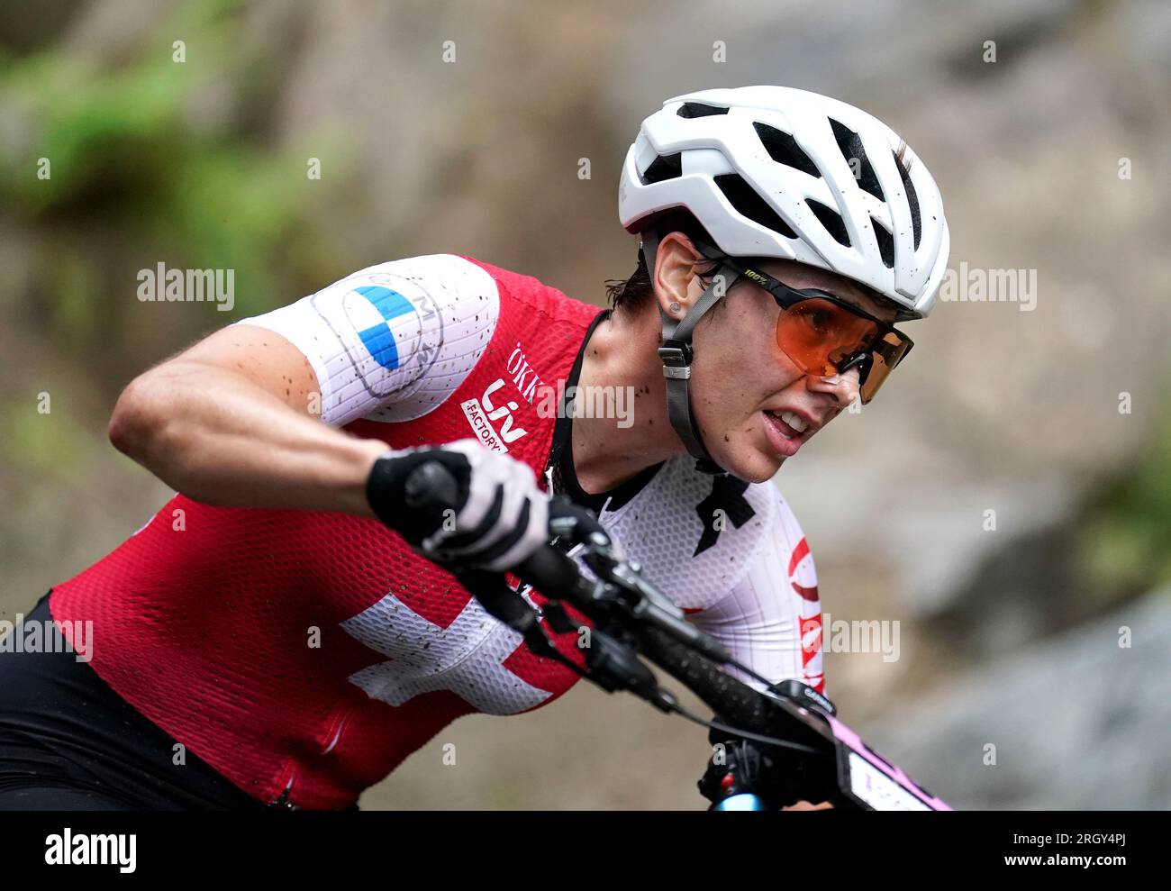 La Suisse Lena Gerault participe à la course olympique de cross-country ...