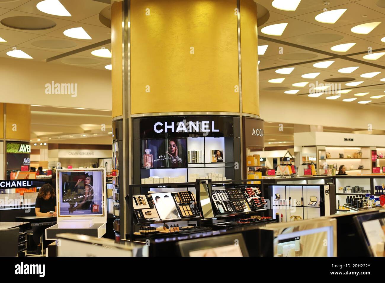 Stand chanel Banque de photographies et d’images à haute résolution - Alamy