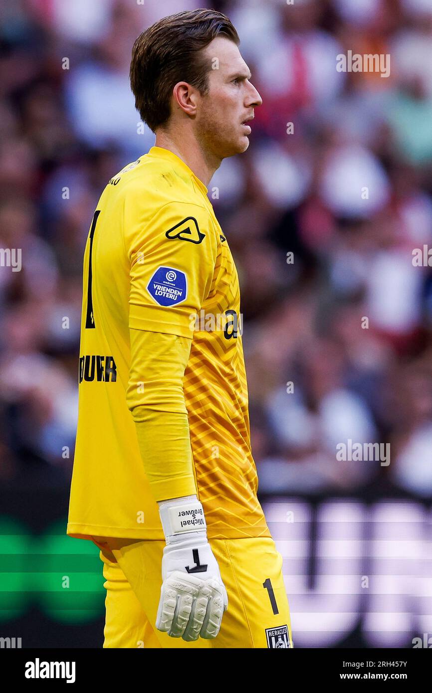 AMSTERDAM, PAYS-BAS - AOÛT 12 : Michael Brouwer (Heracles Almelo) lors ...