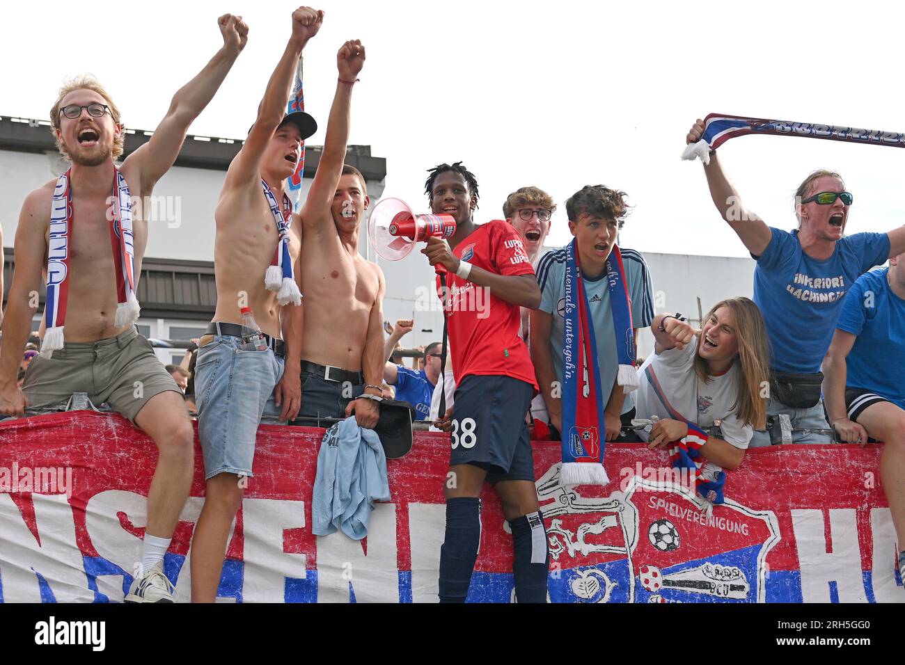 Finale jubilation -goalschuetze Boipelo MASHIGO (Unterhaching) célèbre ...