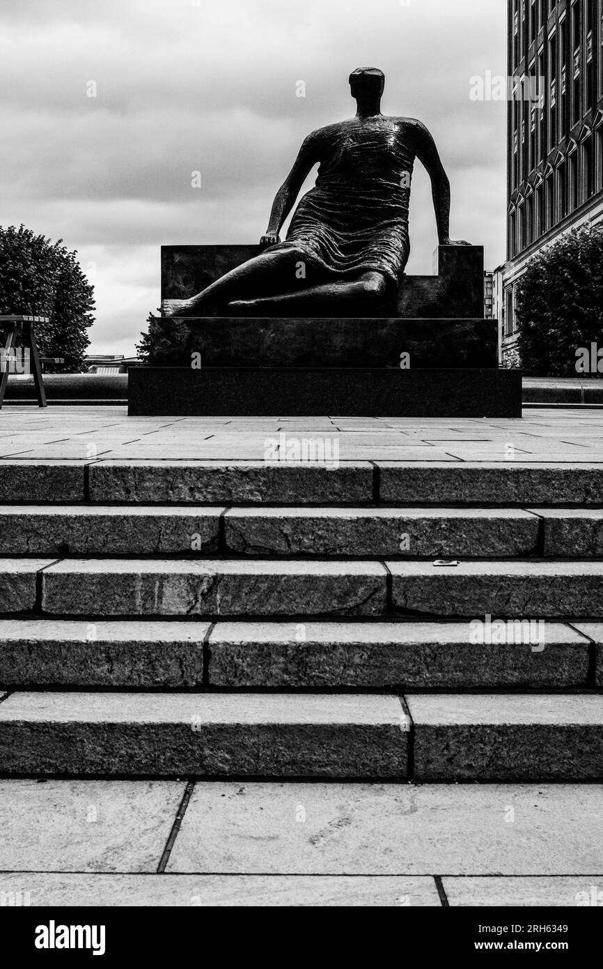 Sculpture henry more noir et blanc Banque de photographies et d’images ...