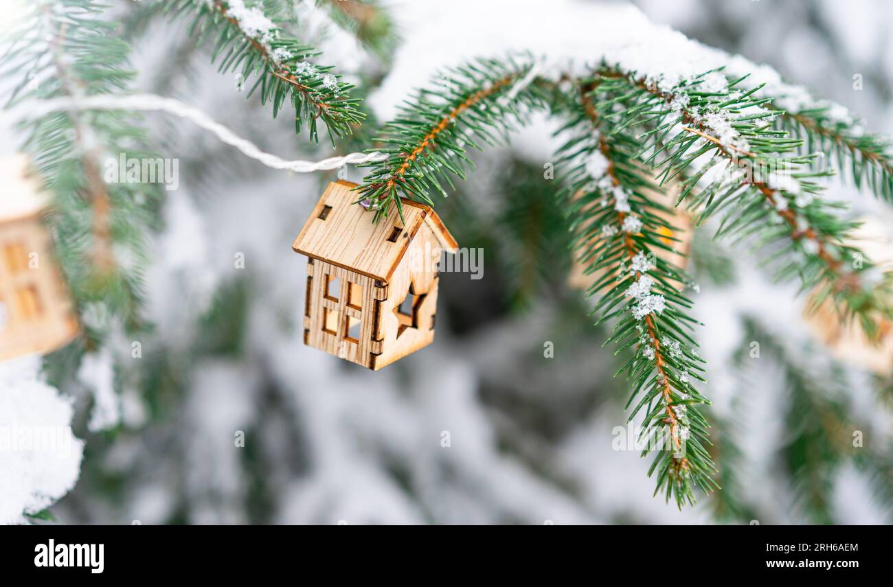 Pin avec de la vraie neige dessus Banque de photographies et d’images à ...