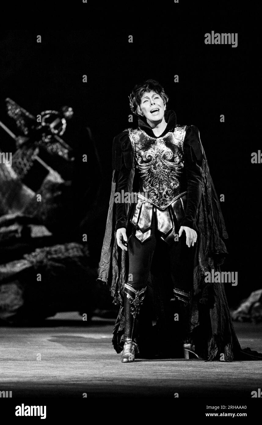 Julius caesar performance Banque d'images noir et blanc - Alamy