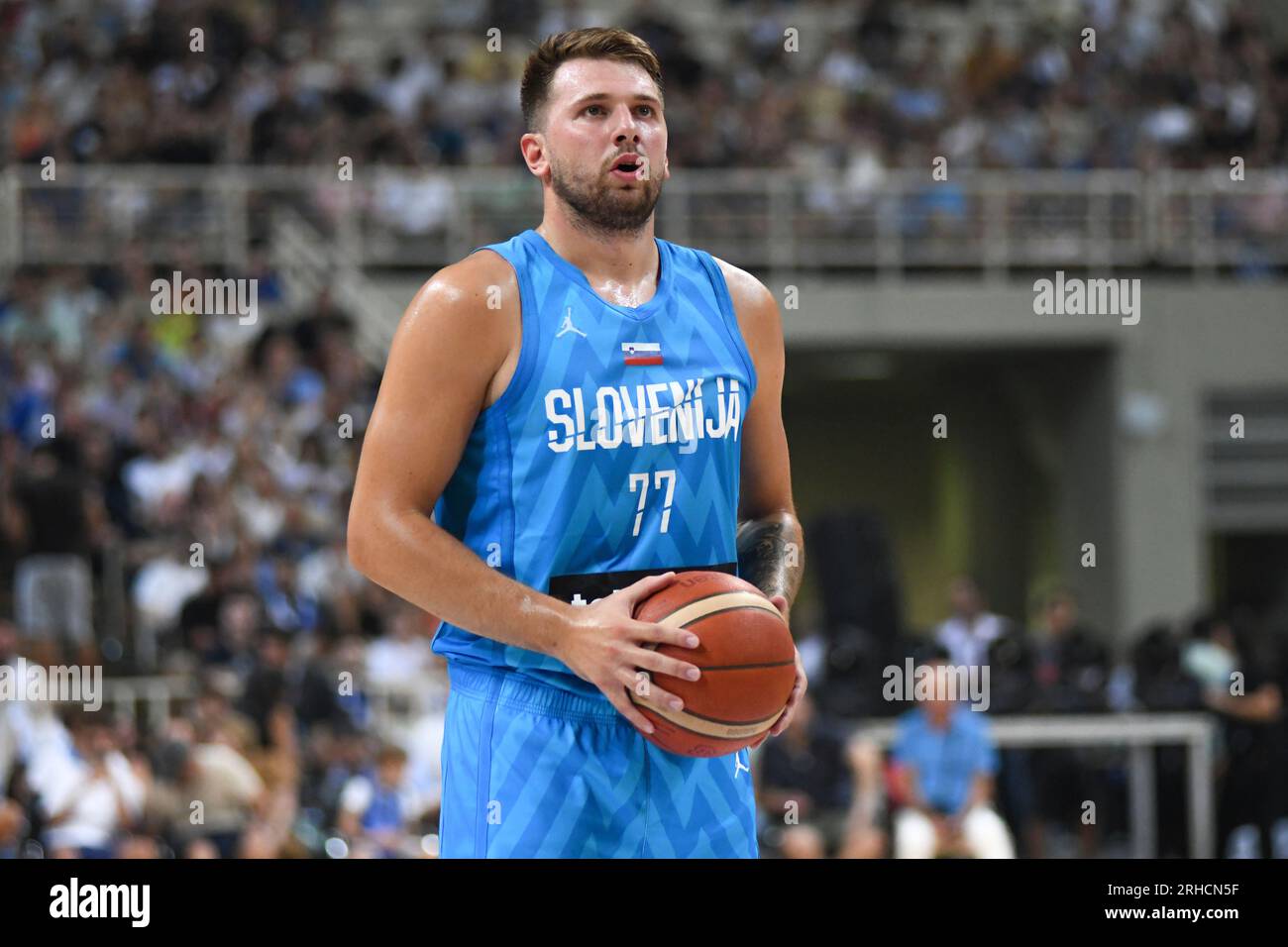 Luka doncic jouant Banque de photographies et d’images à haute ...