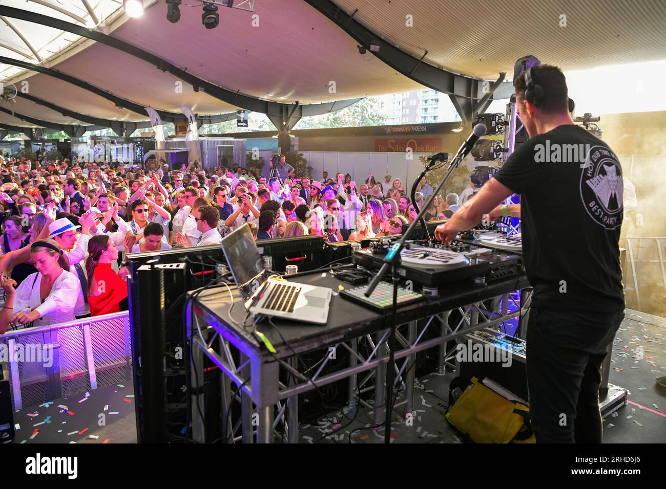 Dj tom fort Banque de photographies et d’images à haute résolution - Alamy