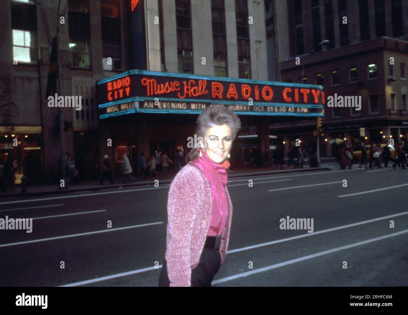 La chanteuse pop suédoise Frida, aussi connue sous le nom d’Anni-Frid ...