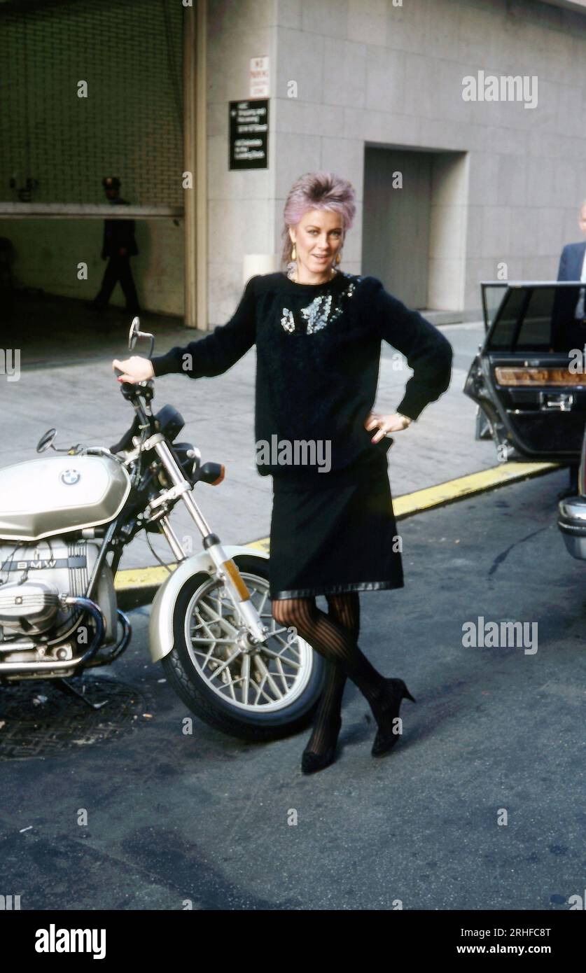 La chanteuse pop suédoise Frida, également connue sous le nom d’Anni ...