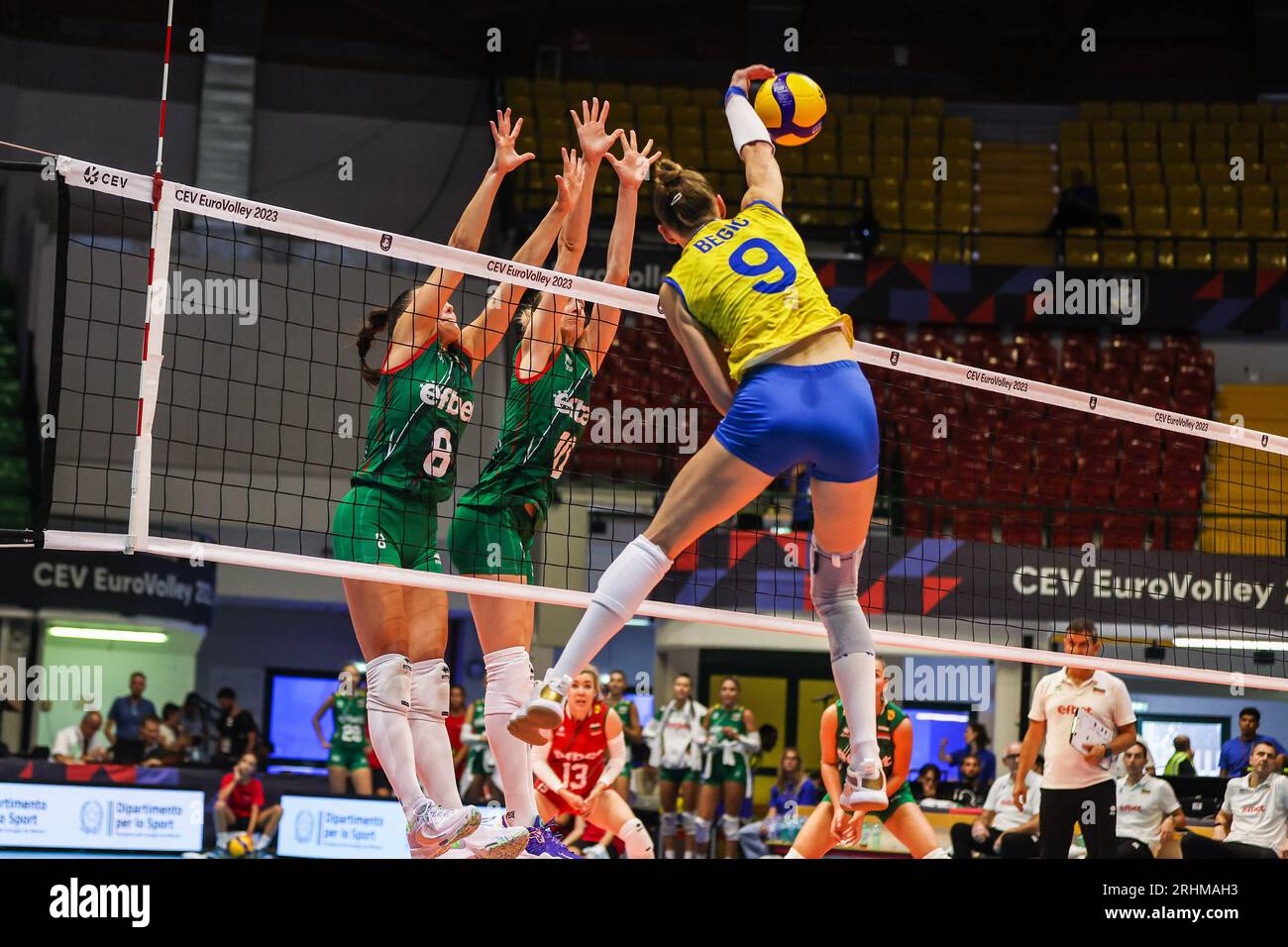 Edina begic Banque de photographies et d’images à haute résolution - Alamy