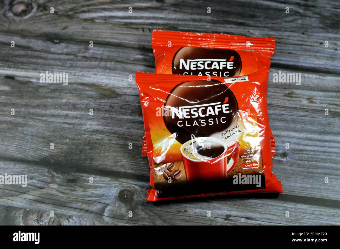 Le Caire, Egypte, juillet 29 2023 : Nescafé sachets classiques isolés ...