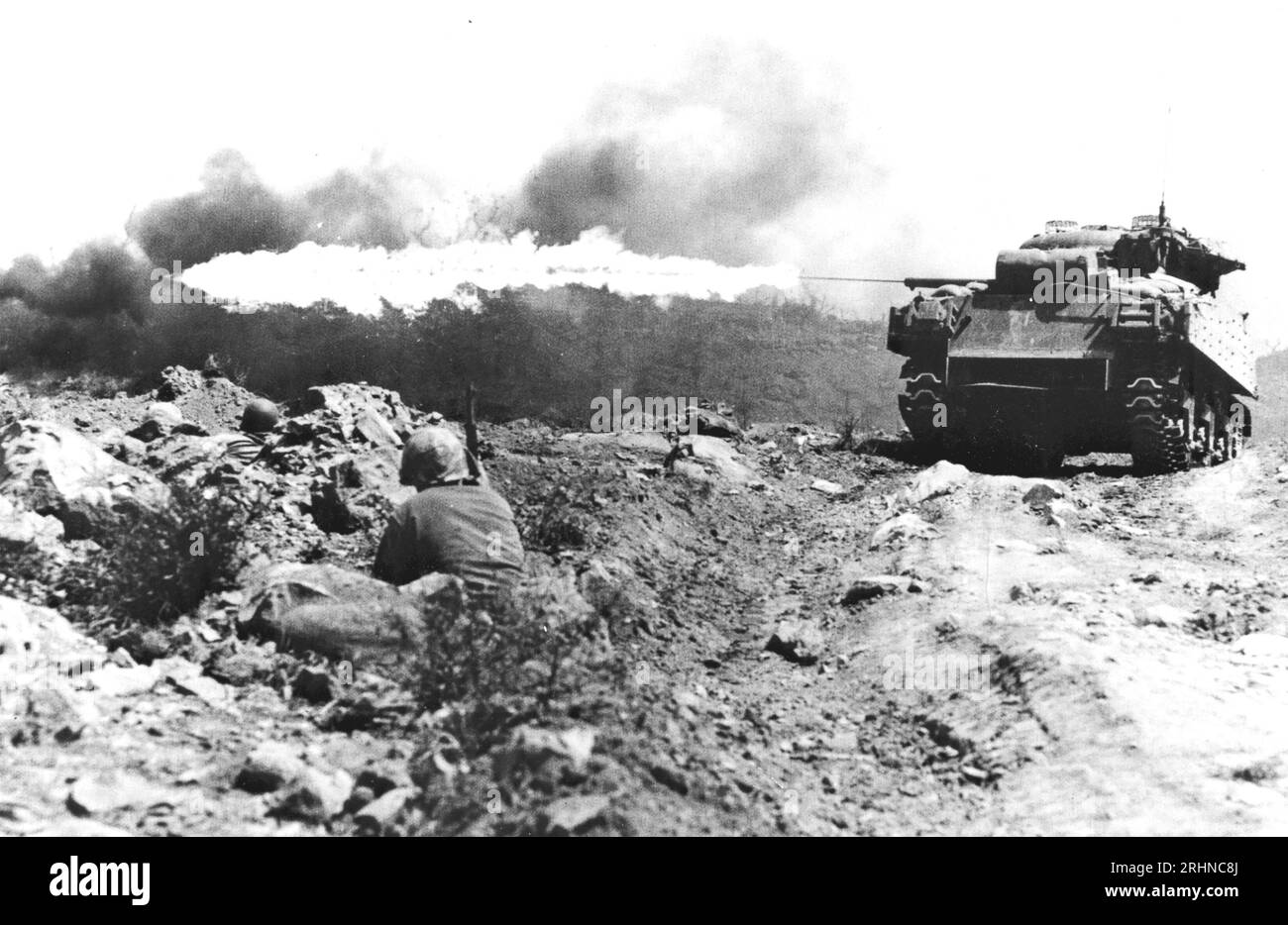 Sherman tank 1945 Banque d'images noir et blanc - Alamy