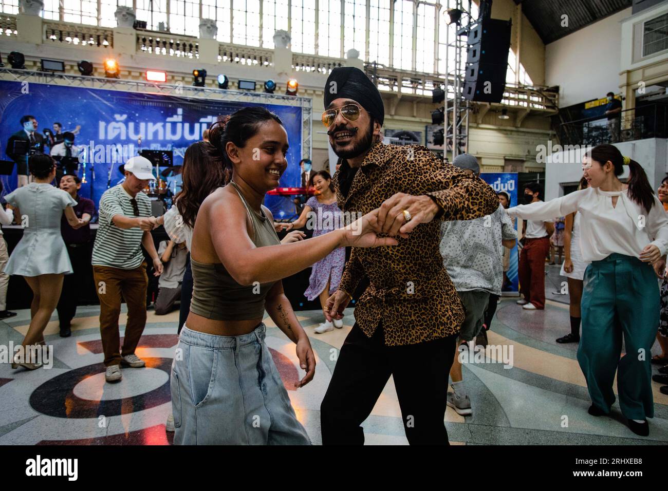 19 août 2023, Bangkok, Bangkok, Thaïlande : août, 19 2023, les gens dansent le swing lors d'une ...