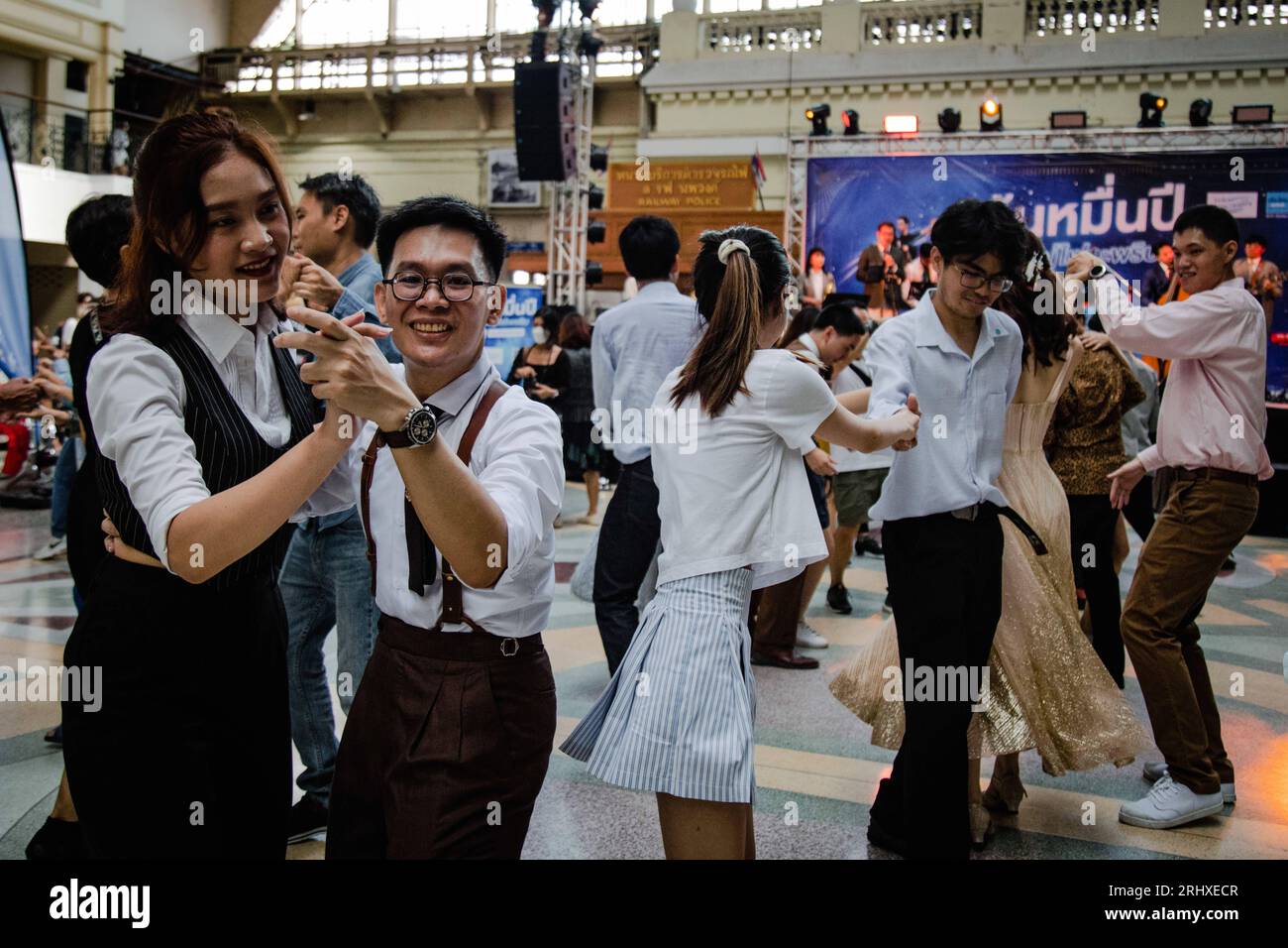 19 août 2023, Bangkok, Bangkok, Thaïlande : août, 19 2023, les gens dansent le swing lors d'une ...