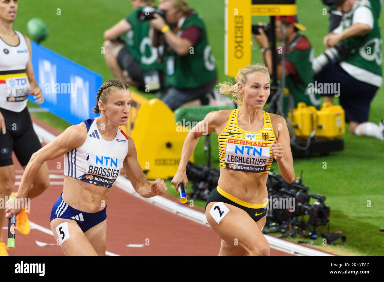 Relais 4x400 mètres mixte Banque de photographies et d’images à haute ...