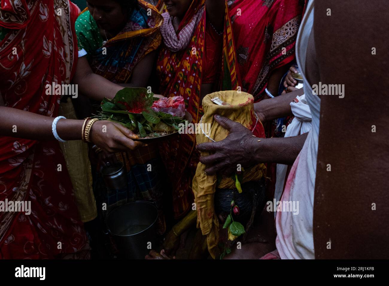 Puja monosa Banque de photographies et d’images à haute résolution - Alamy