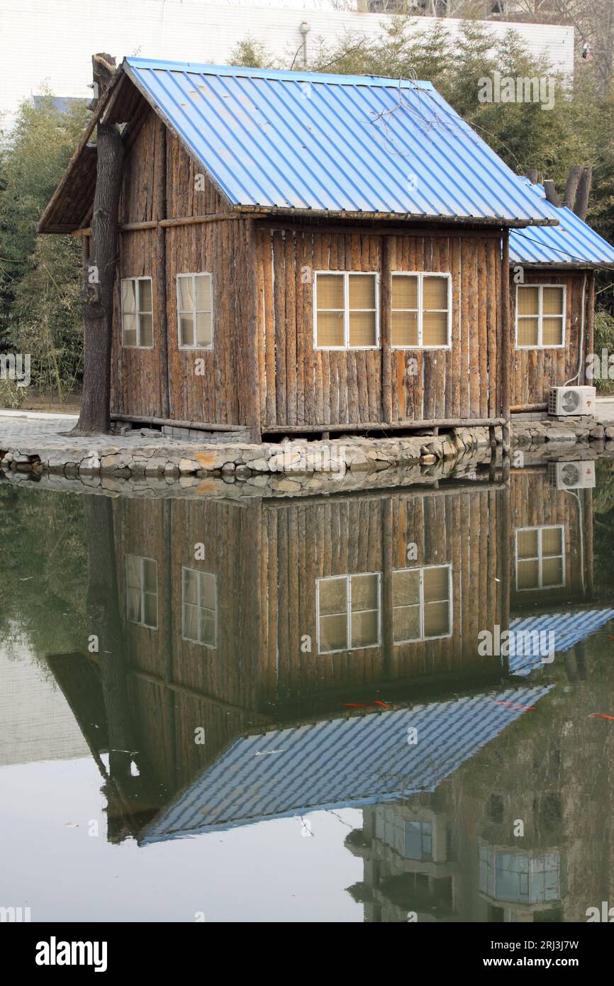 Une cabane chinoise avec un beau toit Banque de photographies et d ...