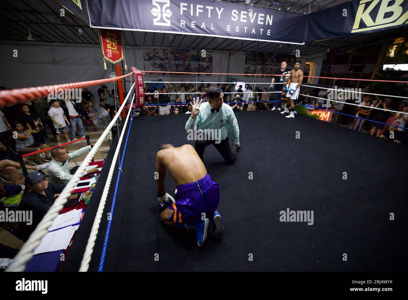 Champion de boxe poids plume Banque de photographies et d’images à ...