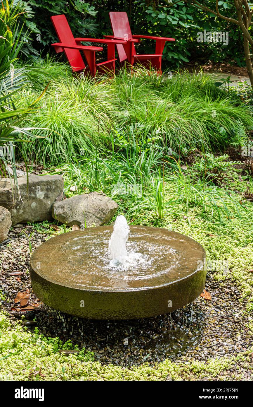 Charlotte fontaine jardin Banque de photographies et d’images à haute ...