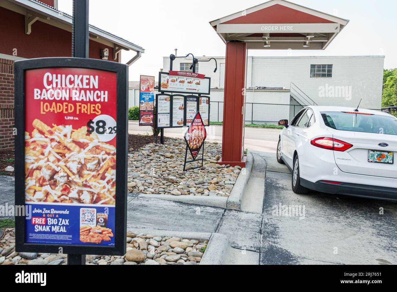 Promoting fast food Banque de photographies et d’images à haute ...