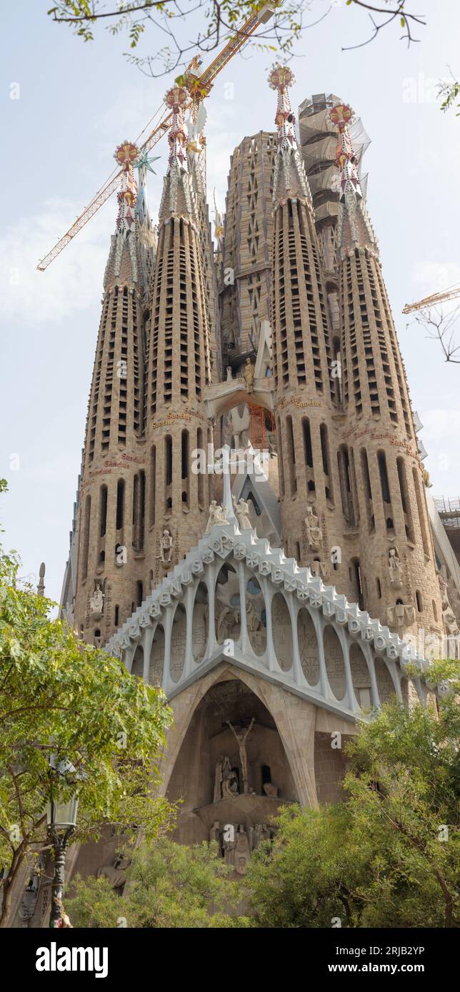 L'emblématique basilique de la Sagrada Familia à Barcelone, chef-d ...