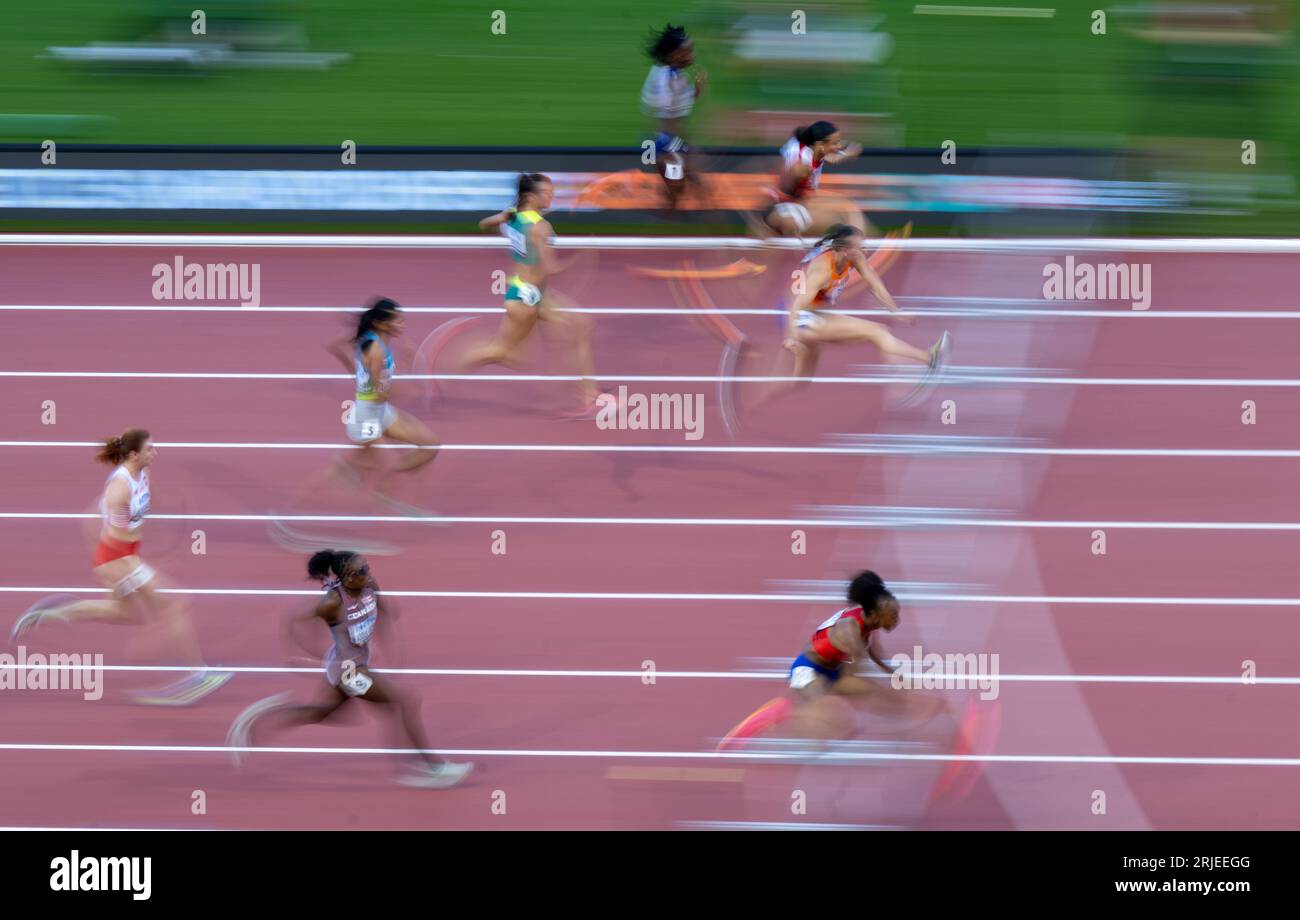 Yumi tanaka Banque de photographies et d’images à haute résolution - Alamy