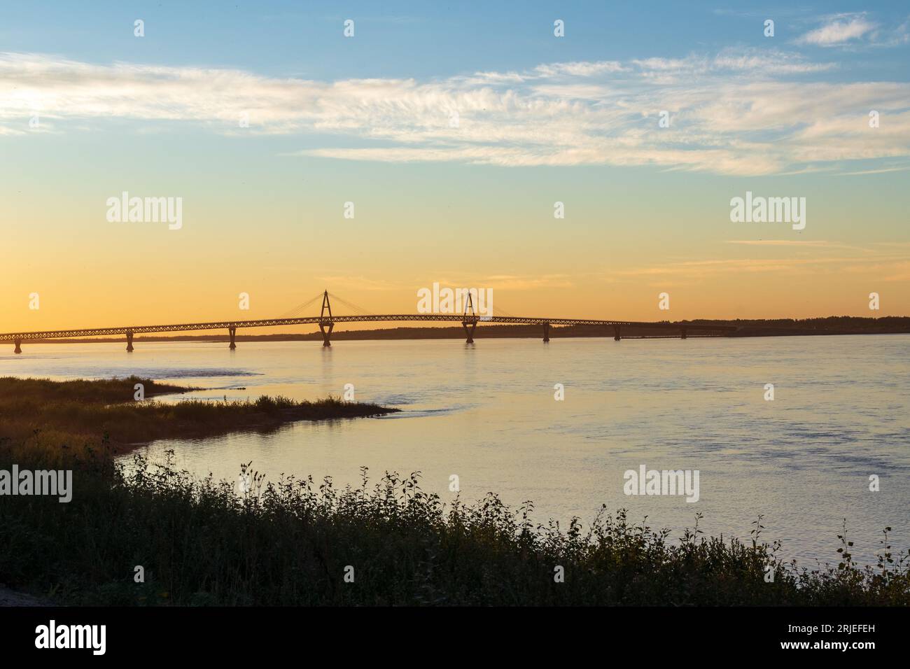 Le pont deh cho sur le mackenzie Banque de photographies et d’images à ...
